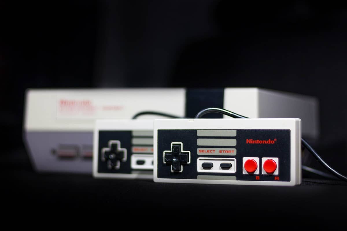 The American NES vs Japanese Famicom - What’s The Difference?